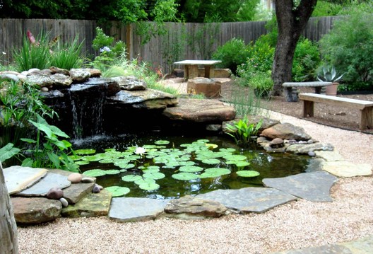 Decorative ponds | Ideas for Home Garden Bedroom Kitchen - HomeIdeasMag.com
