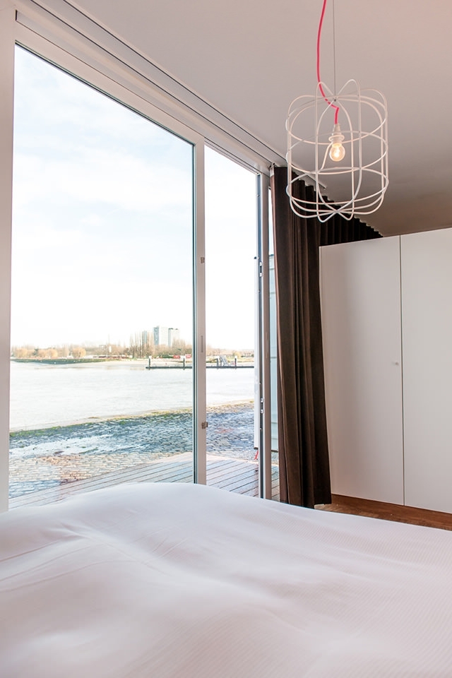 A unique hotel in a container | Ideas for Home Garden Bedroom Kitchen ...